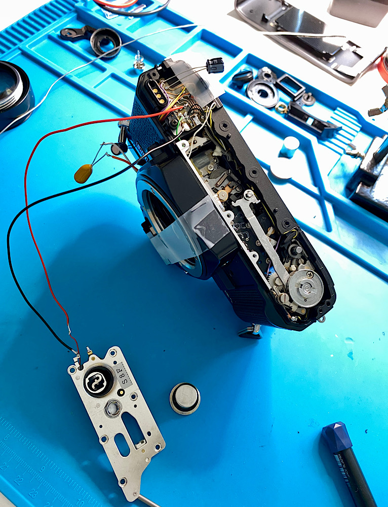 Minolta X-700: LED and trigger problem, capacitor and IC Minolta X-700: LED and trigger problem, capacitor and IC